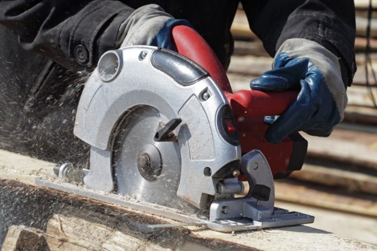 11 Must-Follow Circular Saw Safety Tips - The ToolsPick